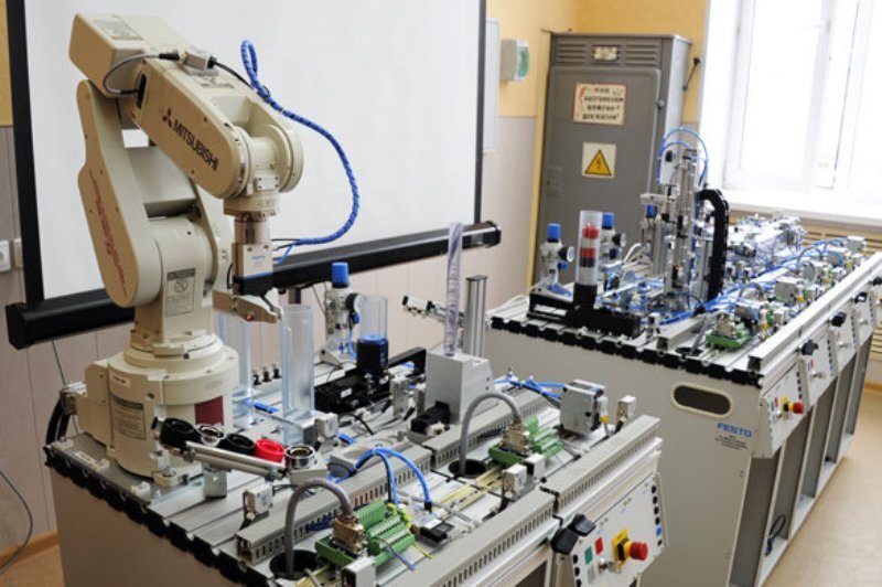 Робототехника, электроника и мехатроника. Учебные комплексы купить в Москве в RobotBaza.ru